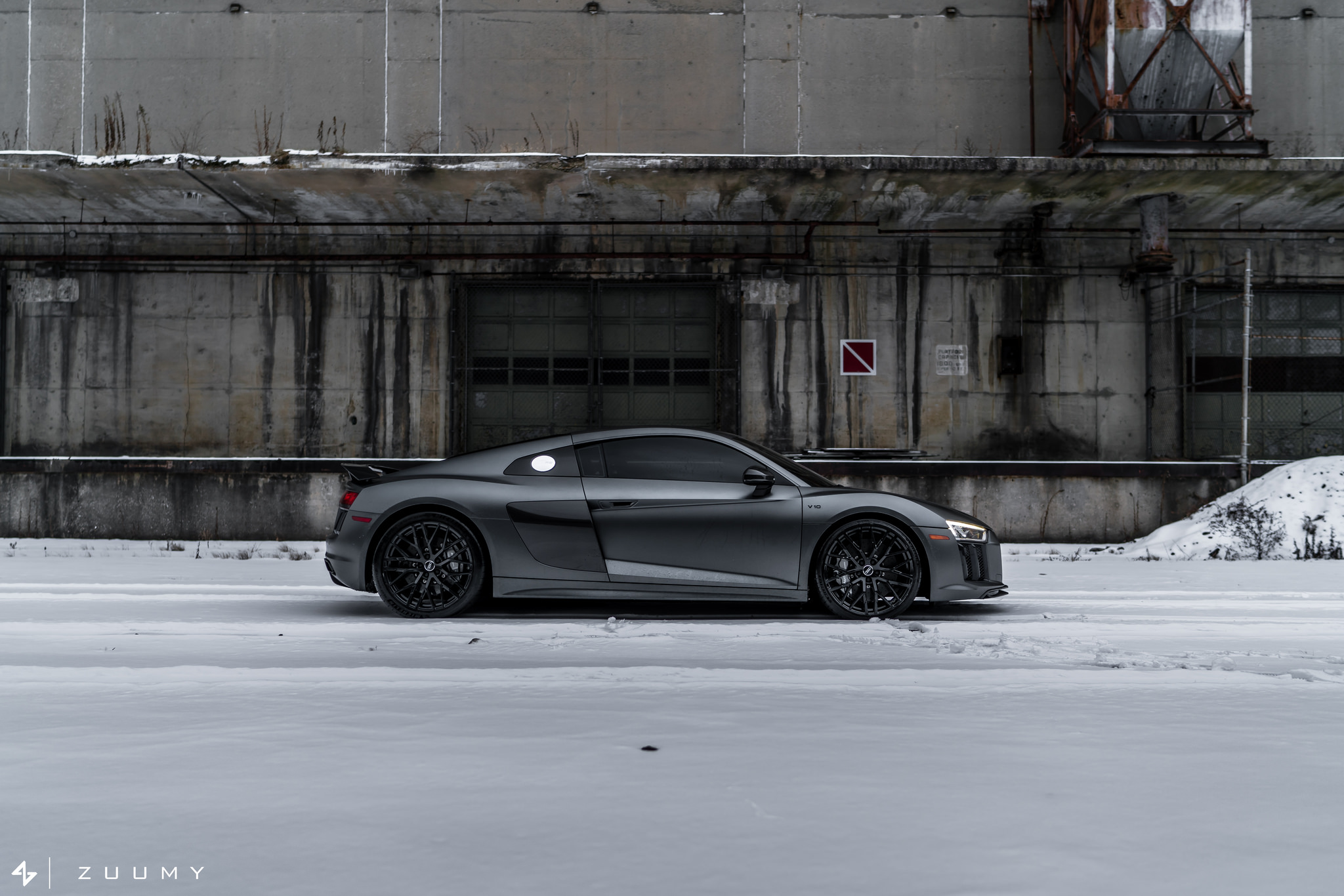 Snow play: Take II with the Stealth Daytona Grey R8 - Mode Carbon